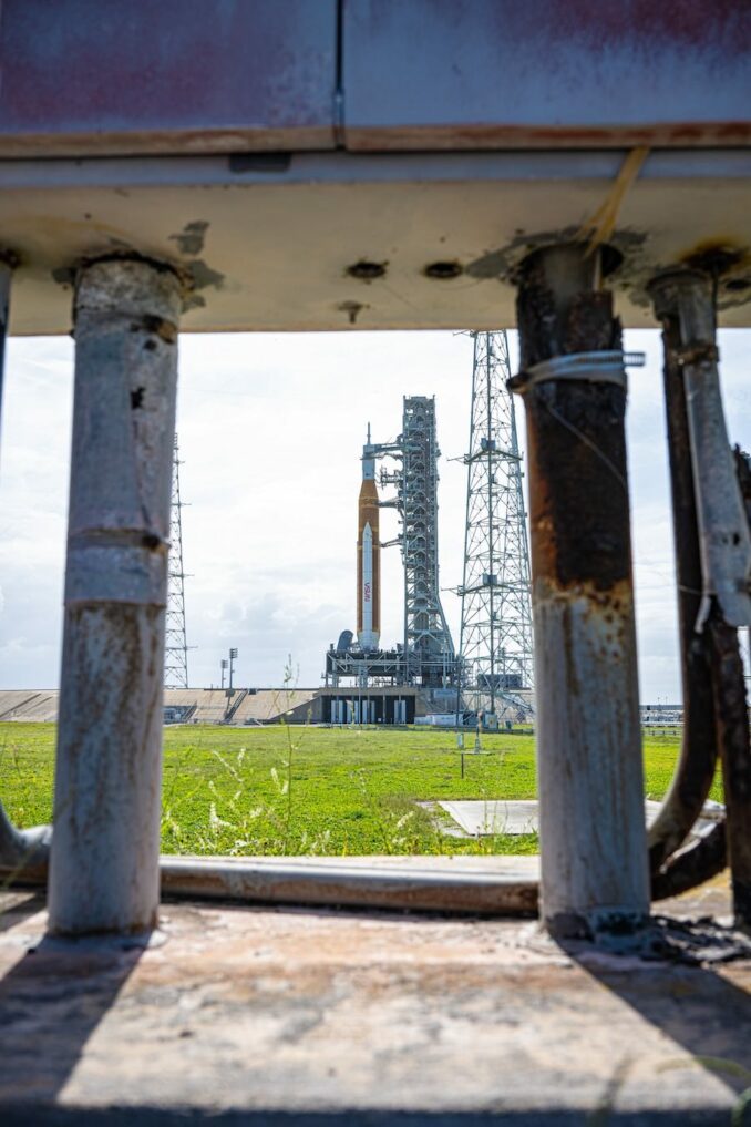 Photos: Close-ups of NASA’s moon rocket on the launch pad – Spaceflight Now