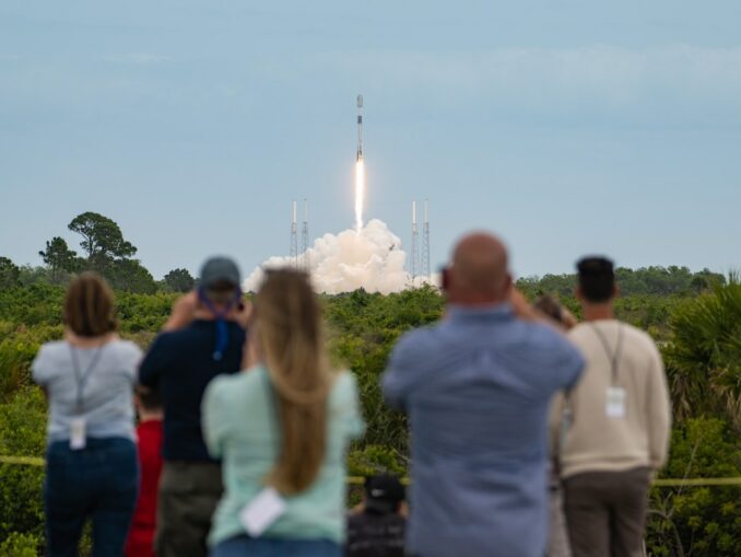Falcon 9 rocket explosion traced to upper stage helium system ... Falcon 9 rocket explosion traced to upper stage helium system ...