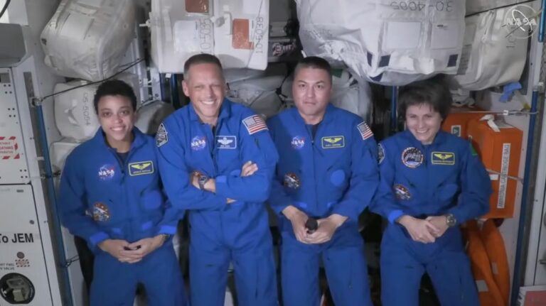 Starliner spacecraft cleared for undocking and re-entry – Spaceflight Now