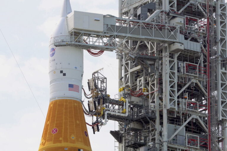 Orion crew module hatch closed for Artemis 1 test flight – Spaceflight Now