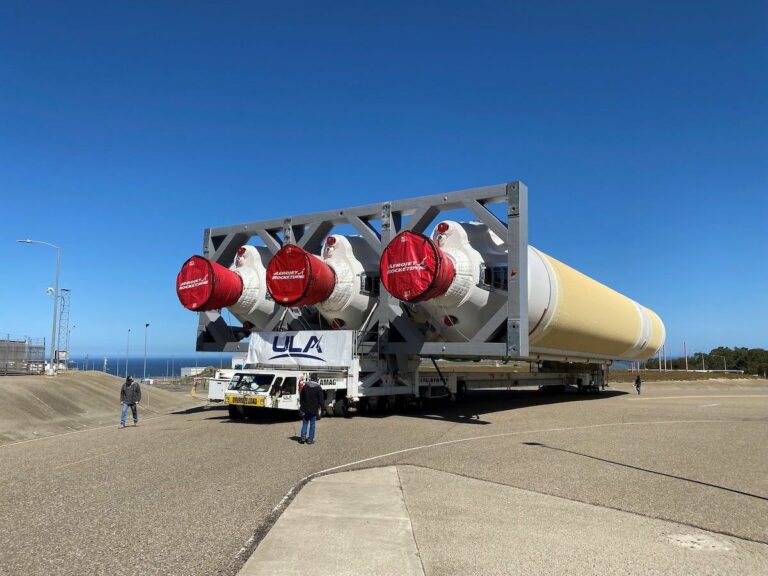 ULA readies Delta 4-Heavy rocket for weekend launch from California ...