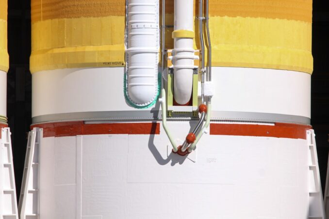 Photos: Delta 4-Heavy rocket on the launch pad in California ...