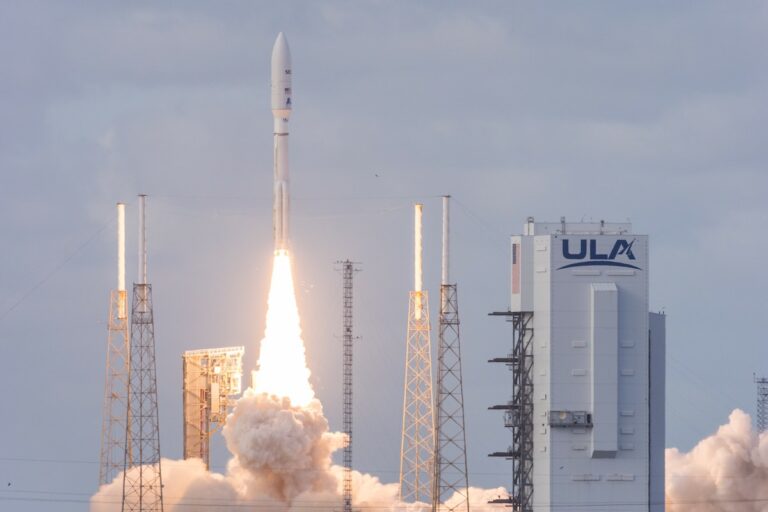 Atlas 5 rocket completes high-altitude tandem satellite delivery for ...