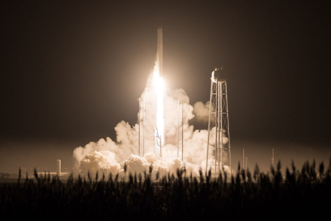 Cygnus cargo ship launches to space station, deploys one of two solar ...