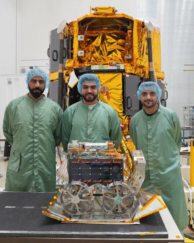 Japanese commercial moon lander, UAE rover ready for launch on SpaceX ...