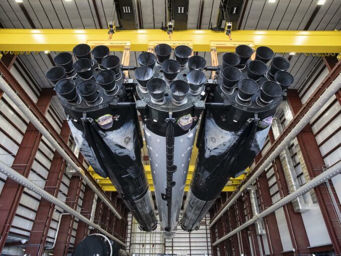 Falcon Heavy – Spaceflight Now