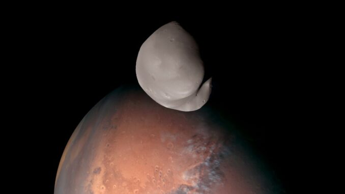 Emirati orbiter captures up-close view of Martian moon Deimos - Space ...