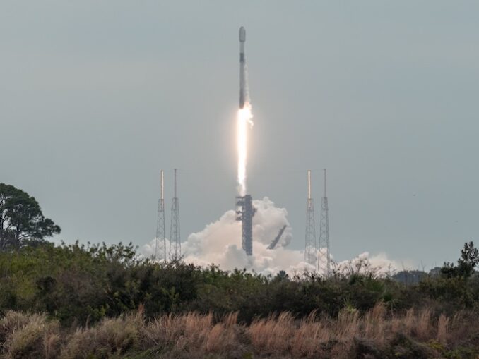SpaceX sticks first Falcon 9 booster landing in The Bahamas ...