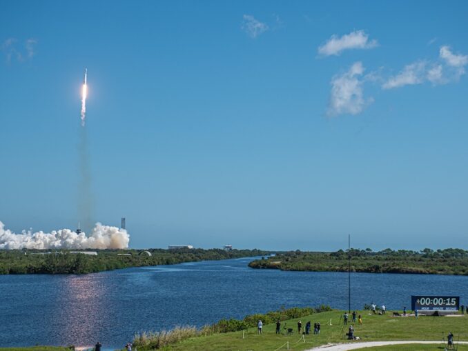 Live coverage: SpaceX crew capsule docks at International Space Station ...