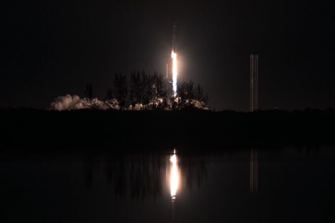SpaceX launches 21 Starlink satellites during final orbital launch of ...