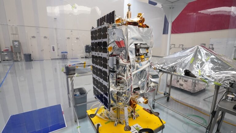 SpaceX launches Intuitive Machines’ 2nd Moon lander, 3 rideshare ...