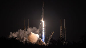 New Falcon 9 booster makes its debut on Starlink delivery mission ...