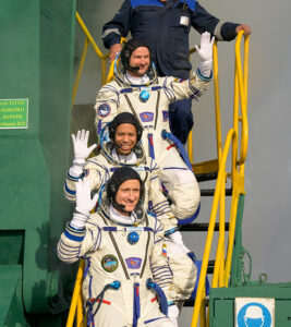 NASA astronaut, two cosmonauts take Thanksgiving Day ride to space ...